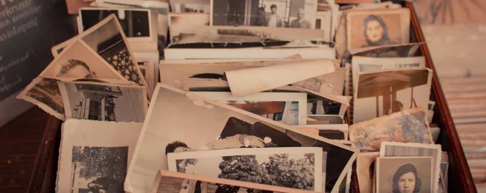 5 Steps to Creating a Family Memory Book